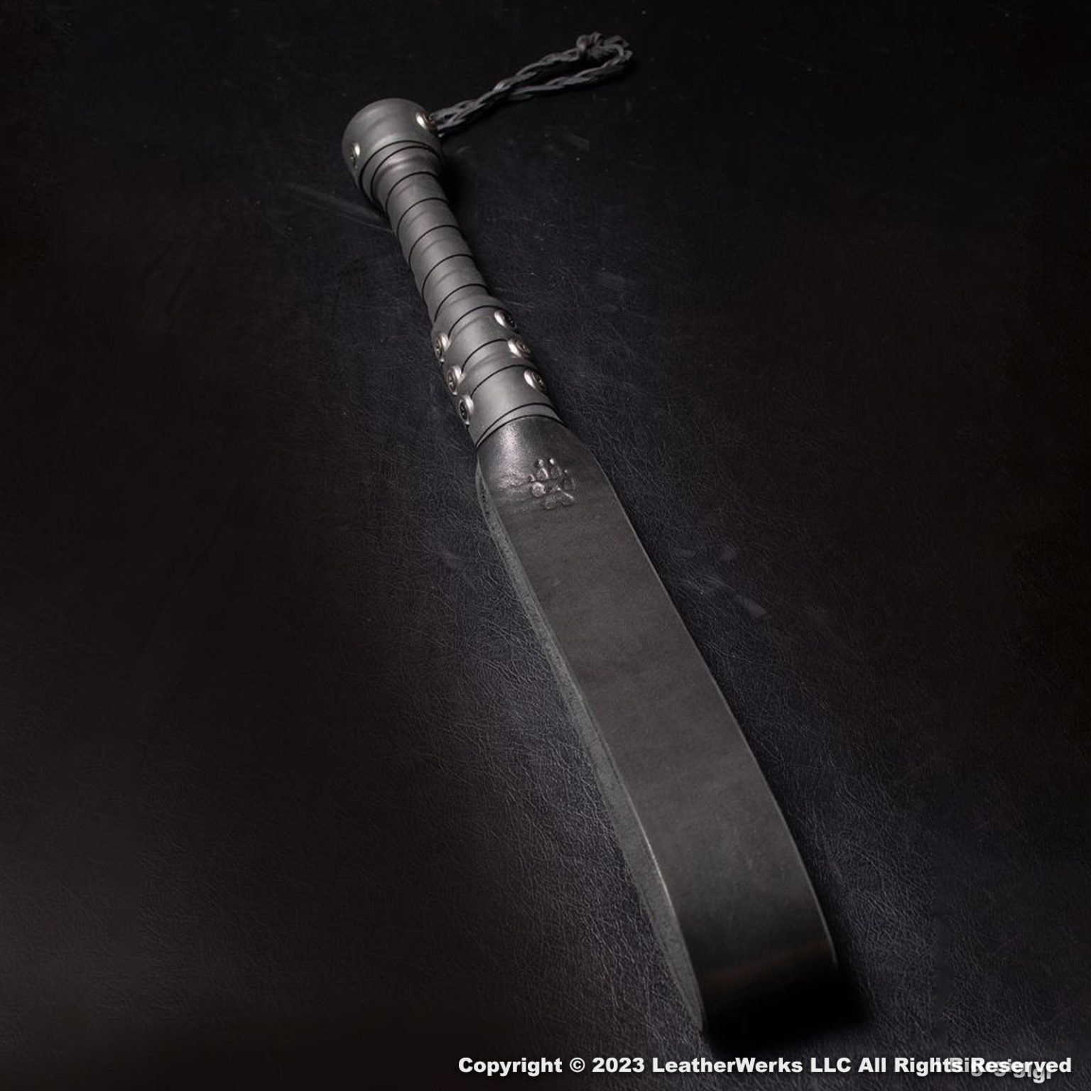 Midsized Slapper - LeatherWerks